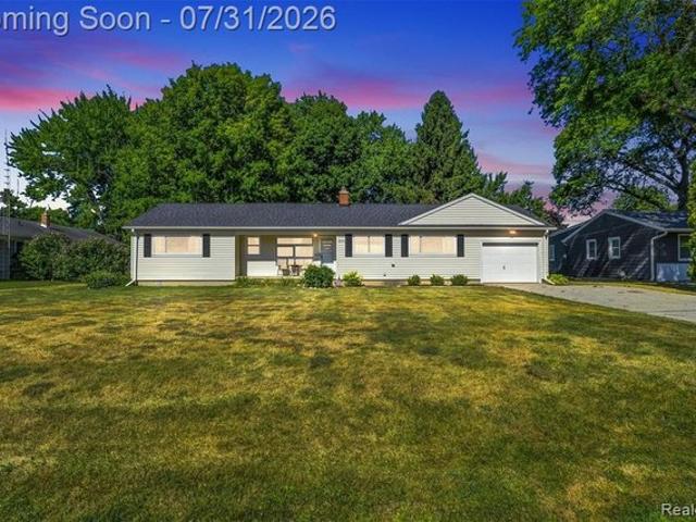2175 Cashin St, Burton, MI 48509