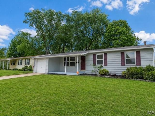 2175 Collier Dr, Florissant, MO 63031