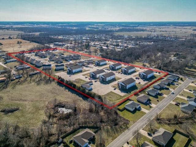 2176 Beck Ln, Lebanon, MO 65536