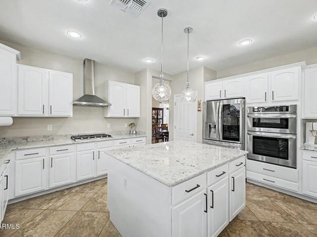 2176 E Indian Wells Dr, Gilbert, AZ 85298