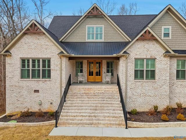 2176 Lookout Mountain Dr, Scottsboro, AL