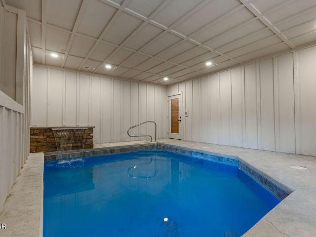 2176 Spurling Road