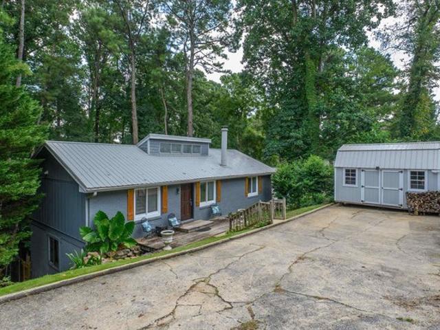 2177 Myrtlewood Dr, Hoover, AL 35216