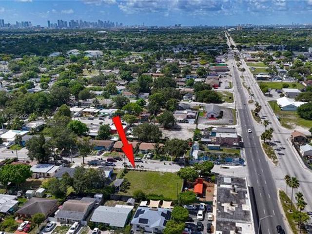 2177 NW 86th St, Miami, FL 33147