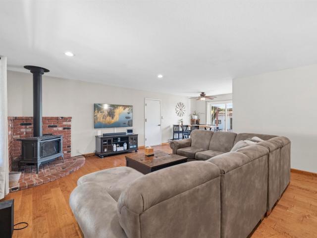 21781 Paseo De Los Portales