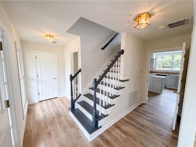 2178 Whitehall Drive NE