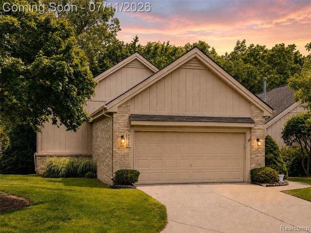 21790 River Ridge Trl, Farmington Hills, MI 48335