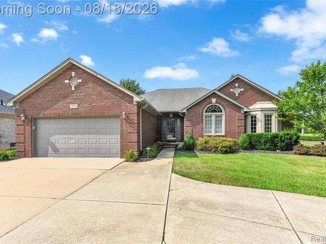 21797 Sabrina Dr, Macomb Township, MI 48044