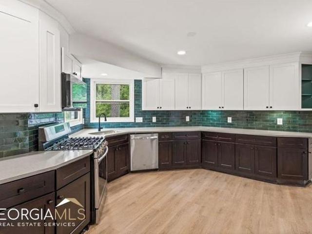 2179 Carey Cir, Marietta, GA 30066