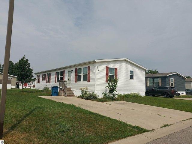 2179 Leisure Ln, Traverse City, MI 49686