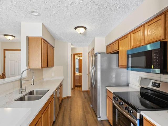2179 Victoria Park Dr, Columbus, OH 43235