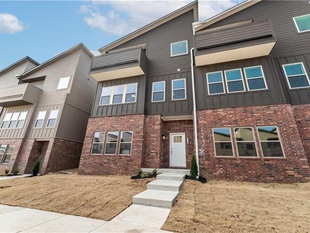 2179 W Million Ln, Fayetteville, AR 72704