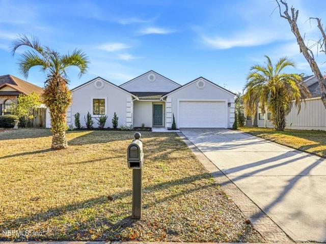 2170 The Woods Dr E, Jacksonville, FL 32246
