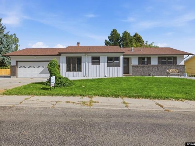 2170 W 40th St, Casper, WY 82604