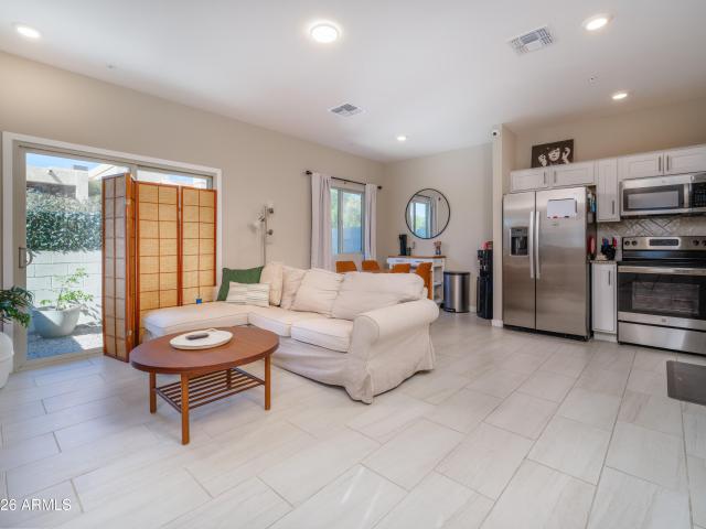 2170 w harmont drive