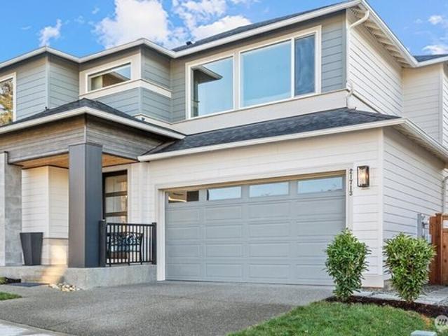 21713 SE 256th Pl, Maple Valley, WA 98038