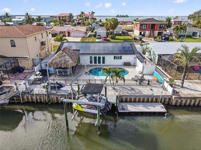 2171 Lagoon Dr, Dunedin, FL 34698
