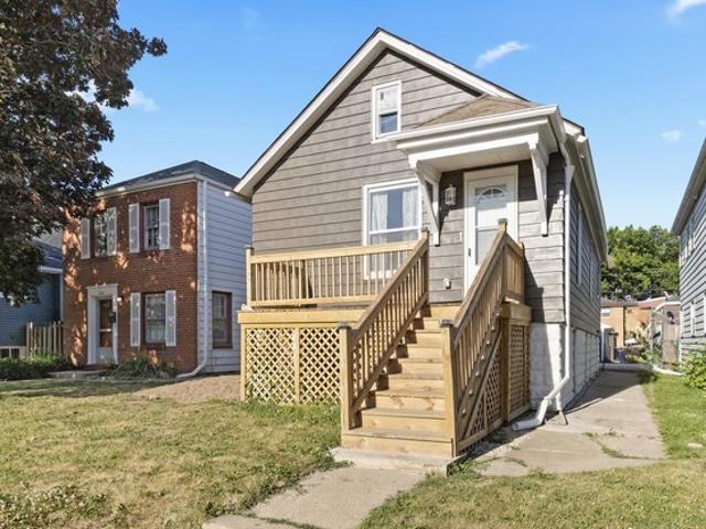 2172 S 76th St, West Allis, WI 53219