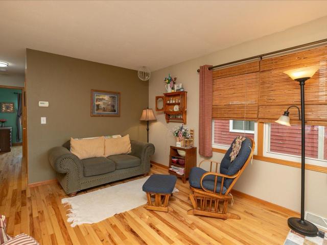 217 1st Street NE