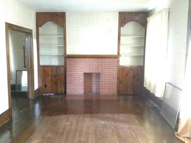 217 Connellsville St, Uniontown, PA 15401