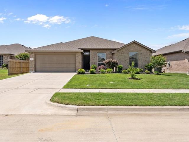 217 Angelina Ct, Azle, TX 76020
