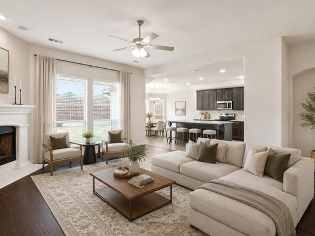 217 Angelina Ct, Azle, TX 76020