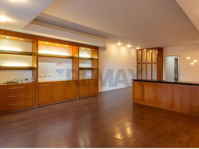 217 Área Útil Apartamento Alugar, 4 Dormitórios localizado em Av. Prefeito Dulcidio Cardoso, 1600, Barra da Tijuca, Rio de Janeiro, Rio de Janeiro, 22620 311 | Brasil