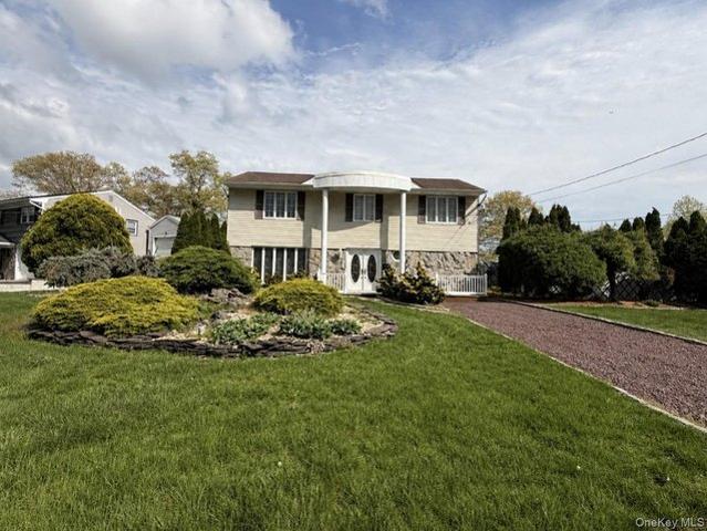 217 Audwin Dr, Islip Terrace, NY 11752