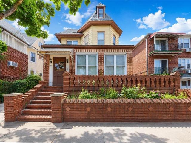 217 Bay 10th Street