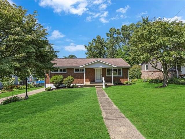 217 Greenwood Dr, New Brighton, PA 15066