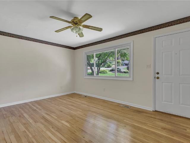 217 Greenwood Dr