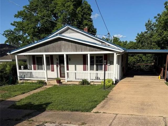 217 Donnelly St, De Soto, MO 63020