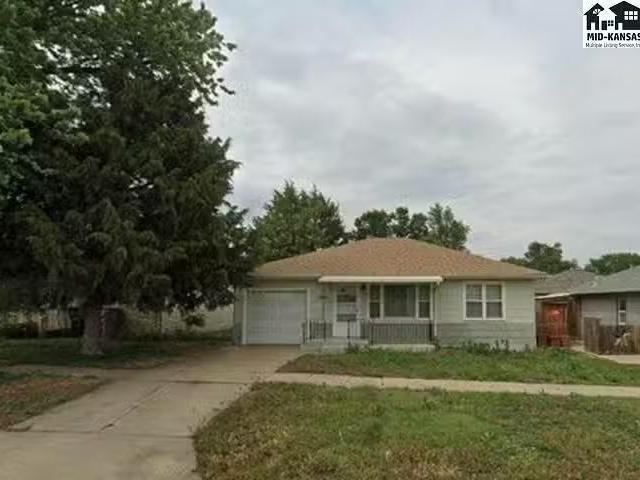217 E 1ST ST, LYONS, KS 67554 Single Family Residence For Sale.