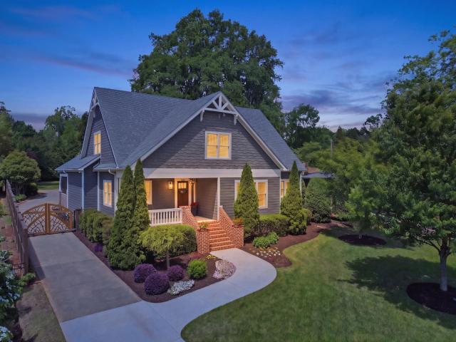 217 E Avondale Drive
