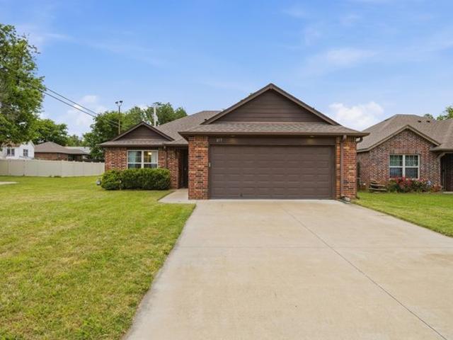 217 E Bryan Ave, Sapulpa, OK 74066
