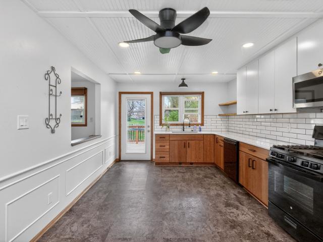 217 E Hughes Circle
