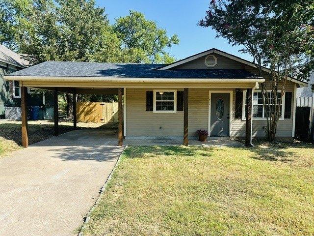 217 E Hull St, Denison, TX 75021