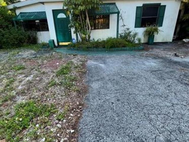 217 Emerald Ln, Largo, FL 33771