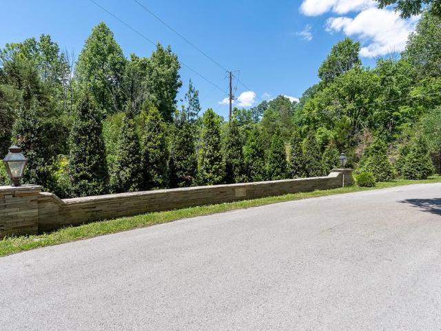217 Fairview Ln