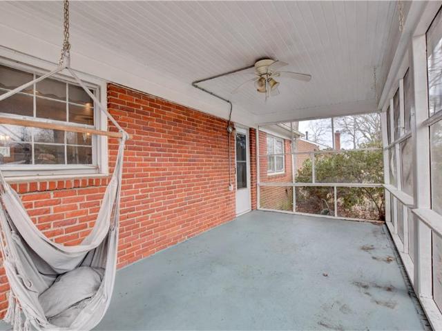 217 Hankins DR