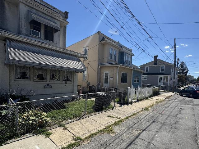 217 Harvey Ave, Marcus Hook, PA 19061 | MLS #PADE2106