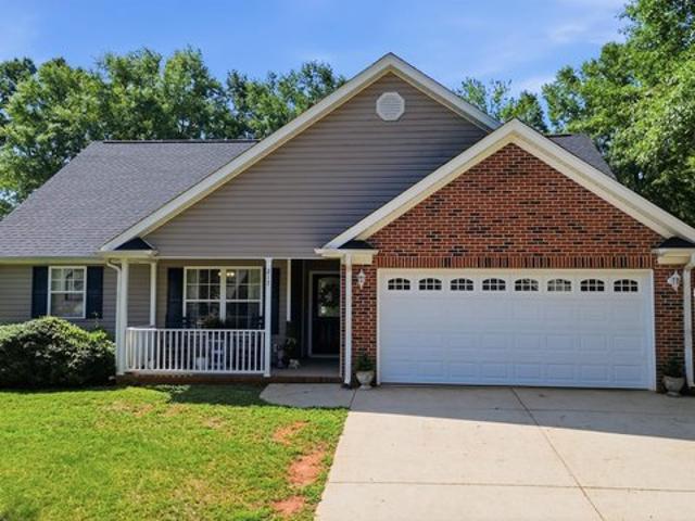 217 Henderson Place Dr, Lyman, SC 29365