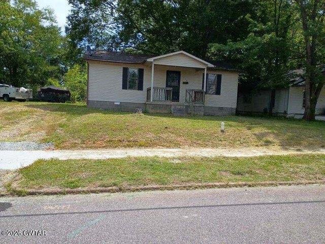 217 Irvine St, Paris, TN 38242