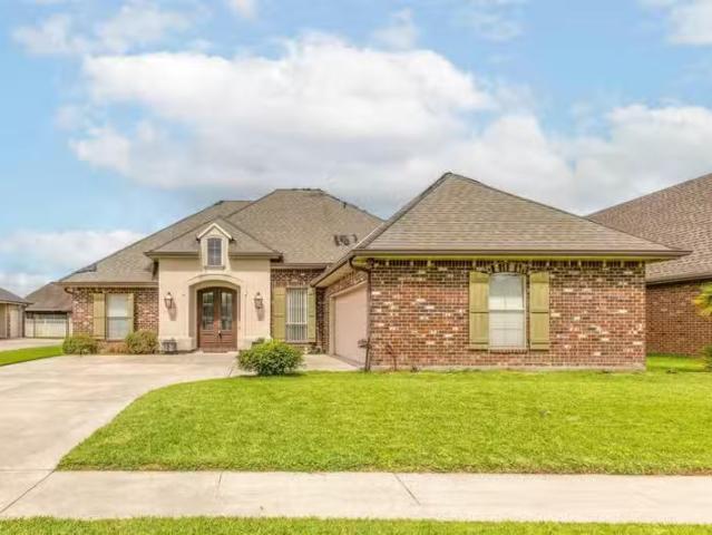 217 JADEN LN, HOUMA, LA 70360 Single Family Residence For Sale.