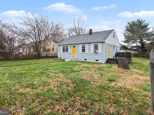 217 Locust Ave, Colonial Beach, VA 22443 | MLS #VAWE2010