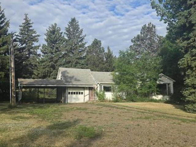 217 Mirror Lake Dr, Hettinger, ND 58639