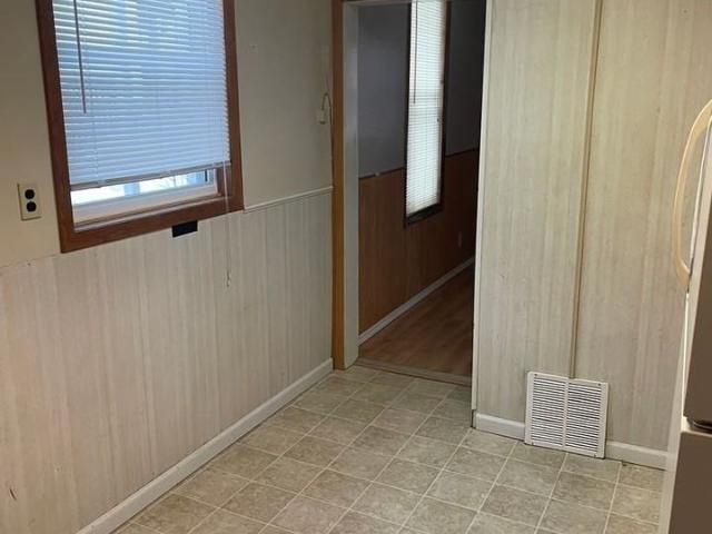 217 N 25th Ave W 2 Bedroom Apartment for Rent at 217 N 25th Ave W, Duluth, MN 55806 West End