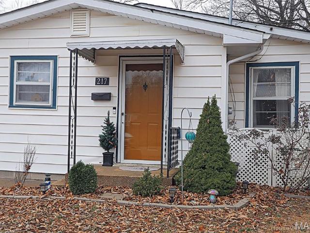 217 N Alexander St, Farmington, MO 63640 | MLS #25082 | Compass