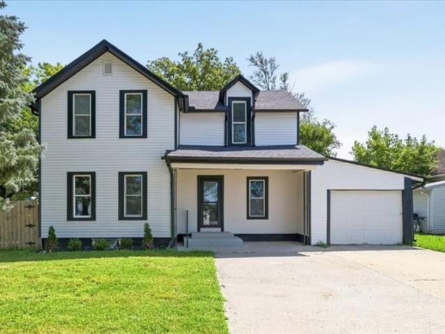 217 N Central St, Carson, IA 51525