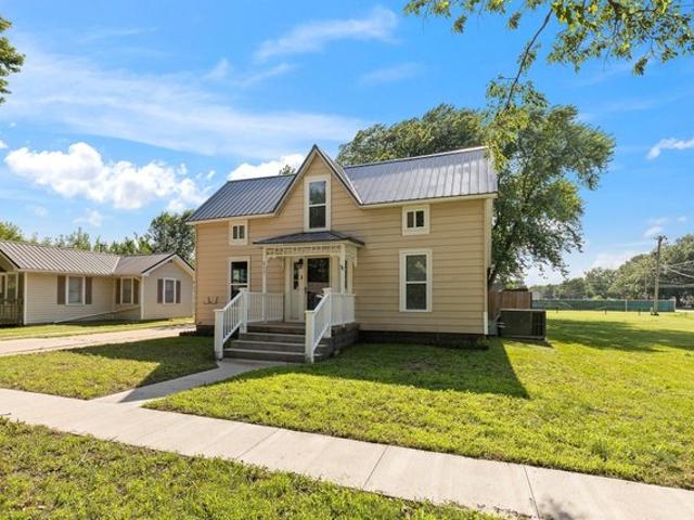 217 N Emporia St, Haven, KS 67543